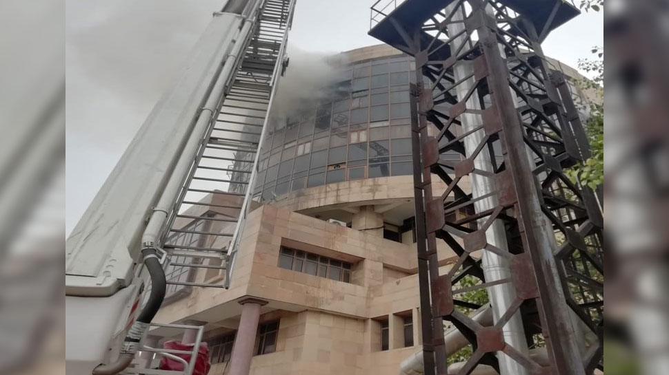 Delhi: Fire breaks out at DGHS office building | ದೆಹಲಿ: ಆರೋಗ್ಯ ಸೇವೆ ...