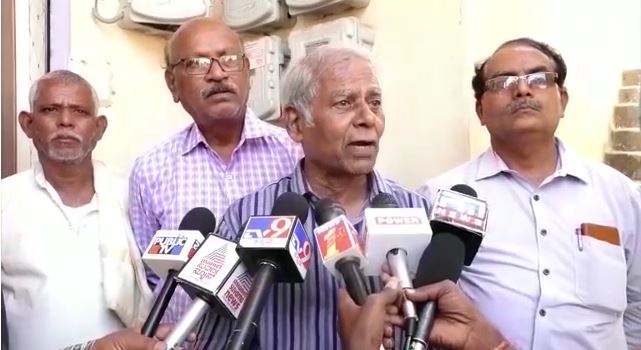 Social activist SR Hiremath statement in vijayapura | ಗೋವು ರಕ್ಷಕರ ...