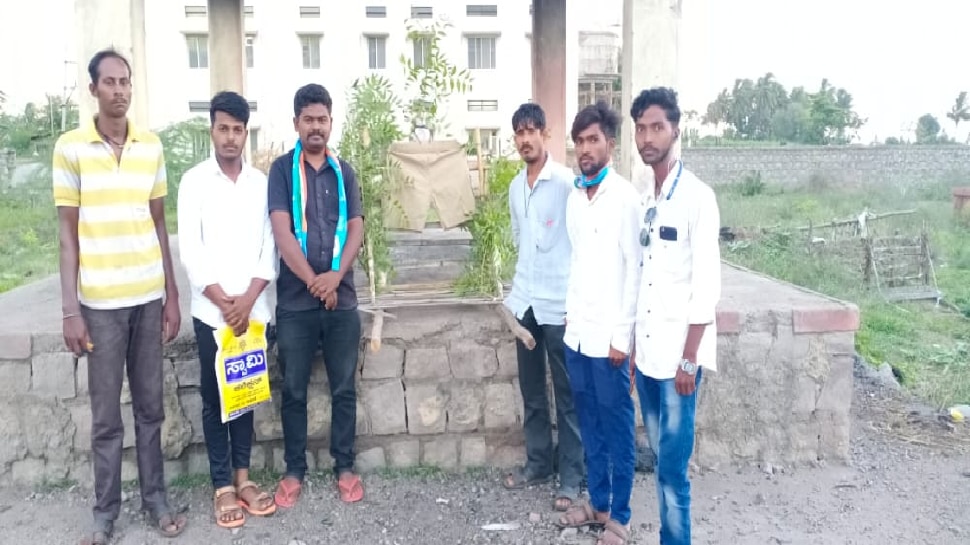 Congress Activist’s Chaddi Campaign and Protest infront of MLA P Rajeev ...