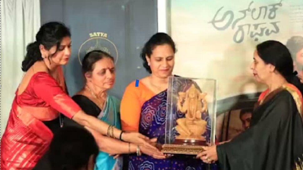 Ashwini Puneeth Rajkumar unveiled the title 'Unlock Raghava' | ’ಅನ್ ...