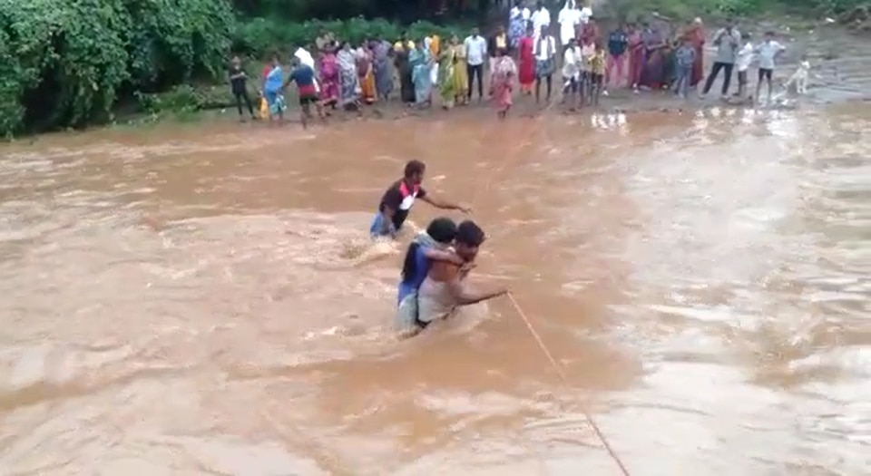 No Bridge In Village, Students In Hanur Village Risk Lives To Cross ...