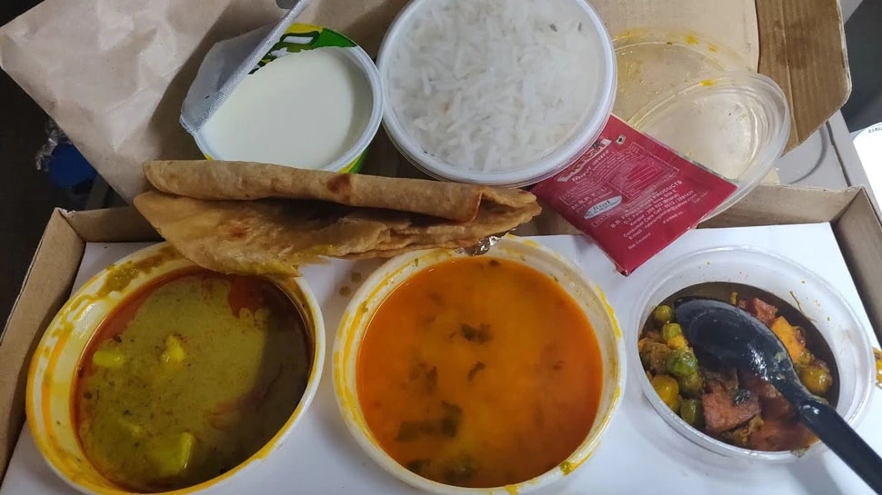 Indias first Satvik train in which only pure vegetarian food is ...