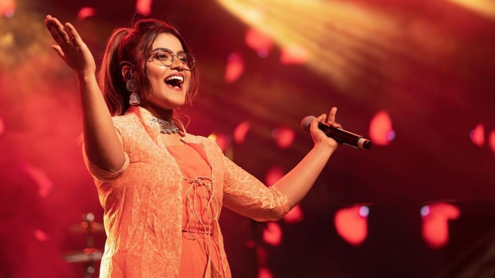 ponniyin selvan Singer Rakshita Suresh met accident | Singer Rakshita ...