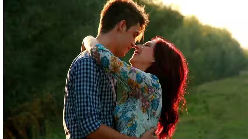 do you know the science behind love feeling when you fall in love Love ...