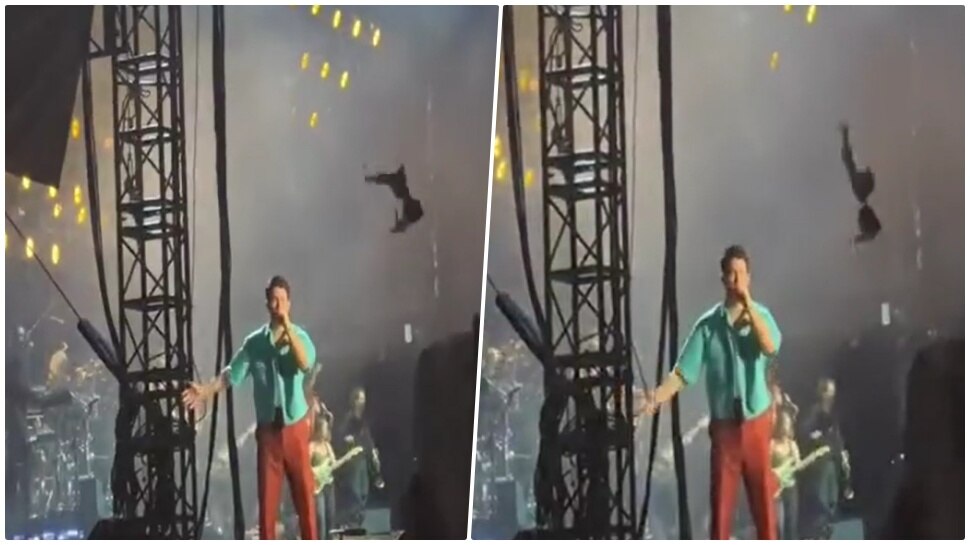Bra thrown at Nick Jonas during a New York music concert..The actor's ...