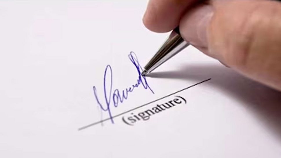 People who sign like this have a kind nature; they get a high position ...