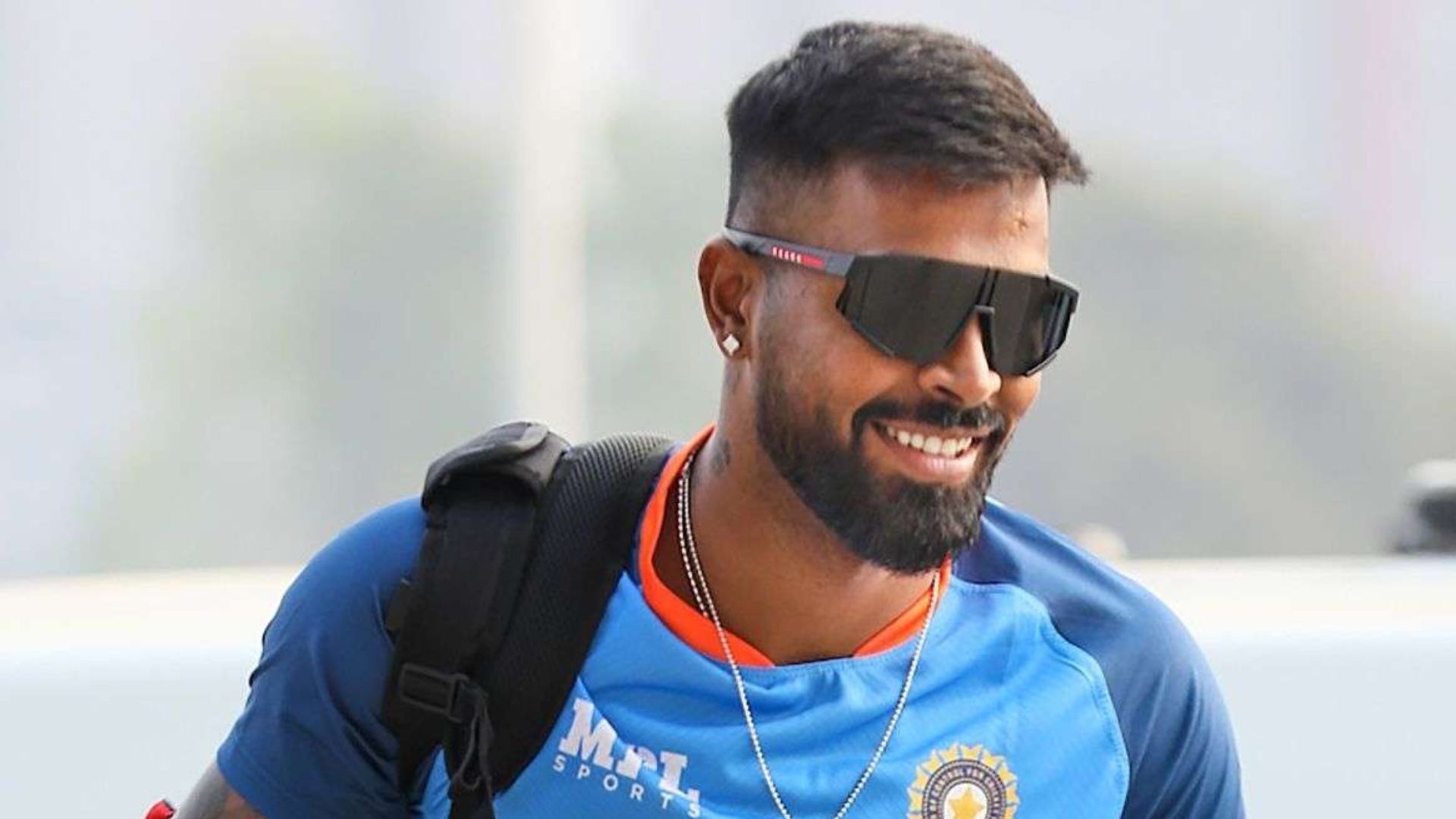 Team India All Rounder Hardik Pandya Sister In law Pankhuri Sharma ...