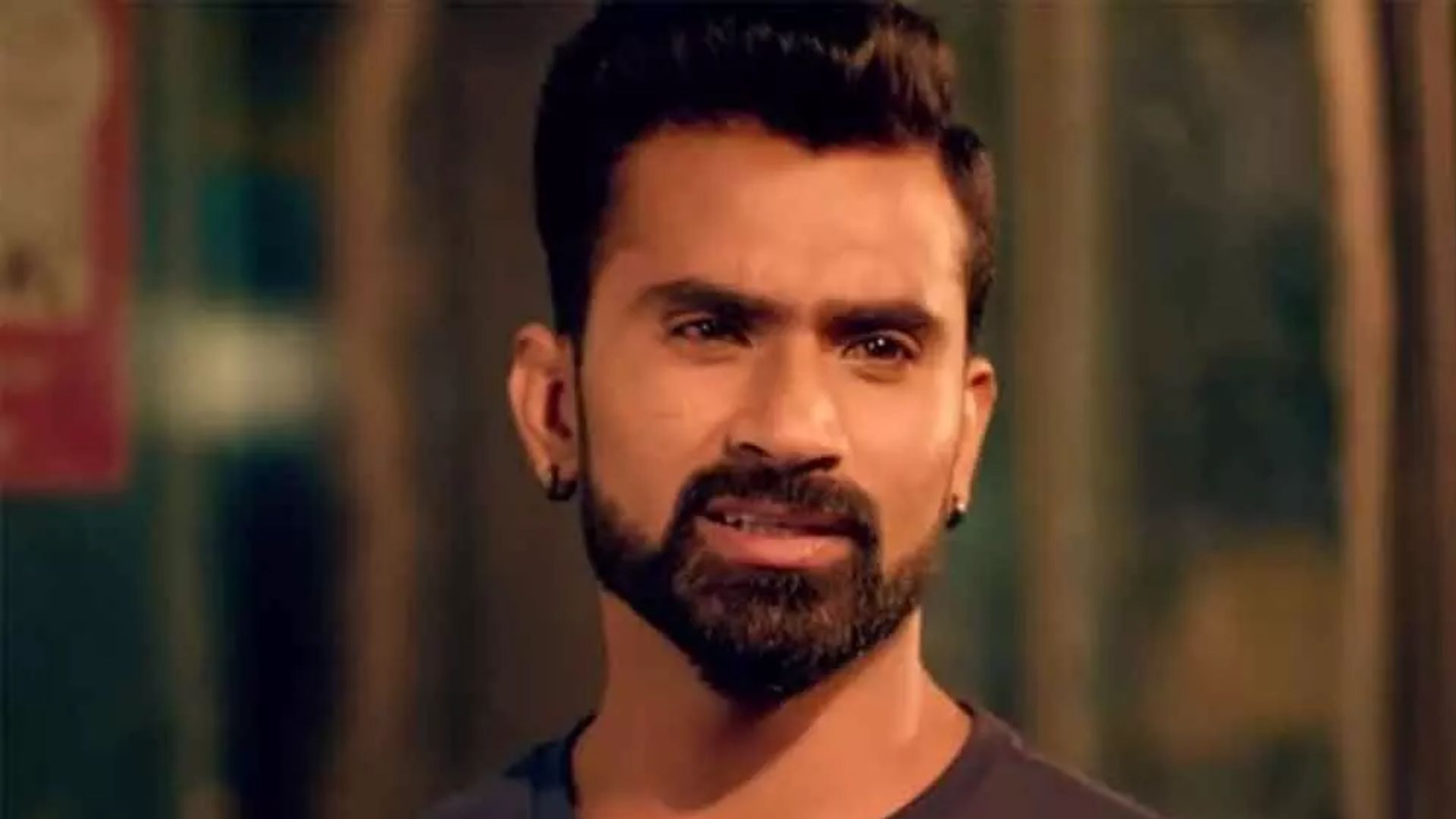 Sandalwood Famous Actor Loose mada yogi wife sahitya aras and Daughter ...