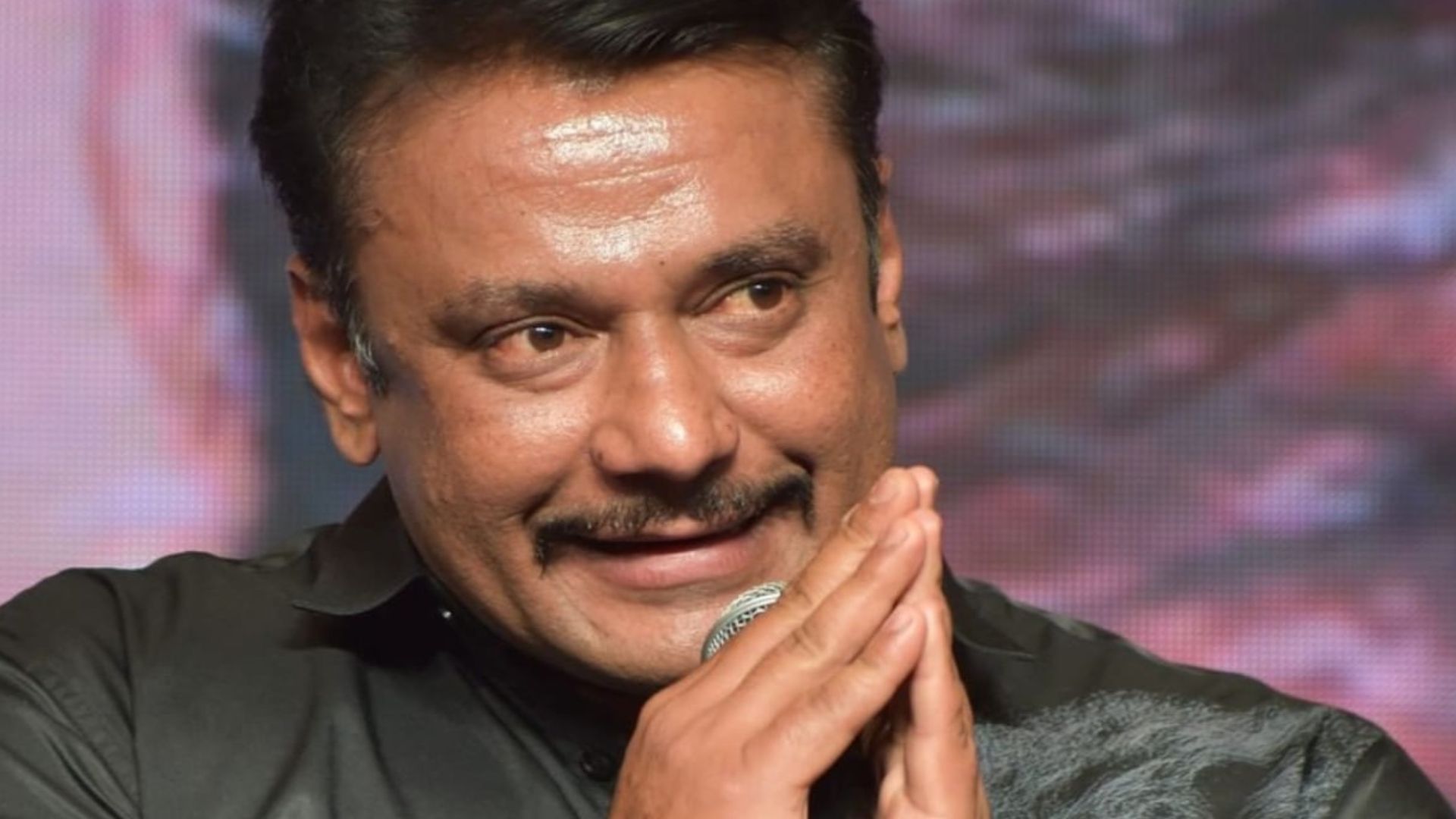 Darshan fans shed tears near the Parappana Agrahar Jail | ಬಾಸ್ ...