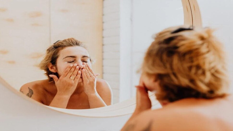 Is your face swollen as soon as you wake up in the morning? Get rid of ...