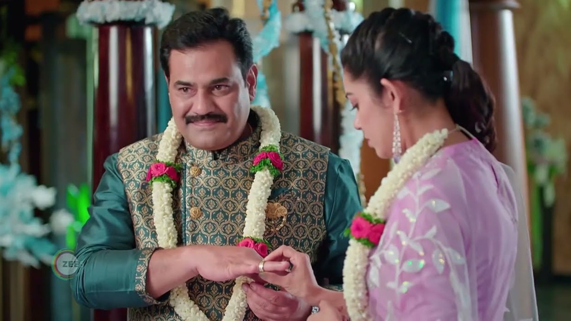 Amruthadhaare Kannada serial Goutham Aliyas rajesh nataranga Real Wife ...
