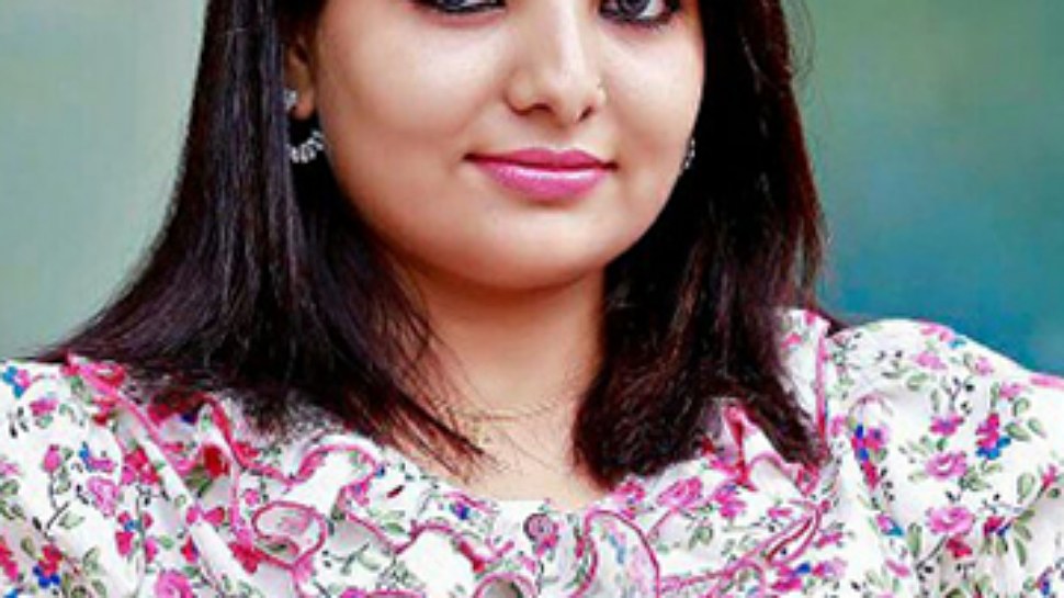 Famous Actress Sandra Thomas expelled from Kerala Film Producers Association | ಖ್ಯಾತ ನಟಿಗೆ ...