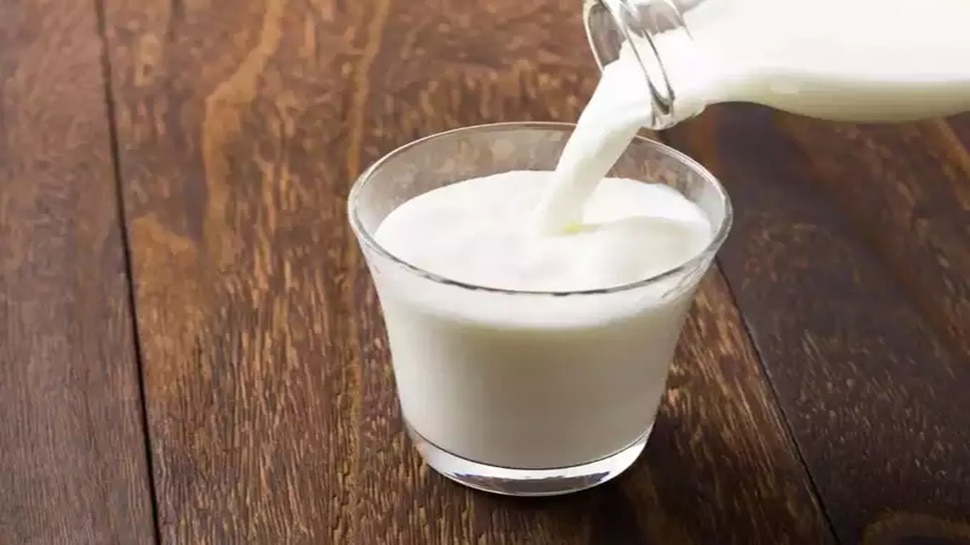 Drinking this powder mixed with milk naturally improves eye health and ...