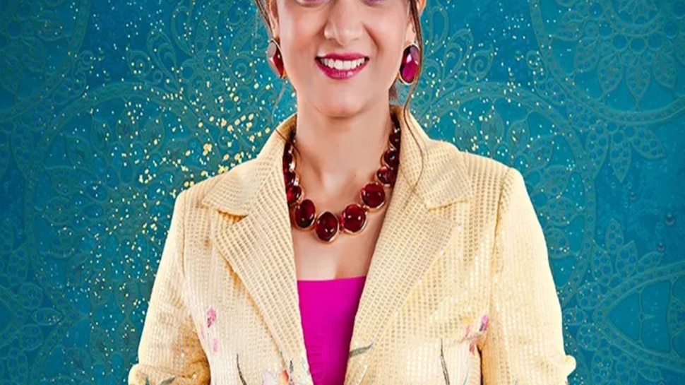 Telugu Bigg Boss Contestant, Kannada actress prerana kambam take a bath ...