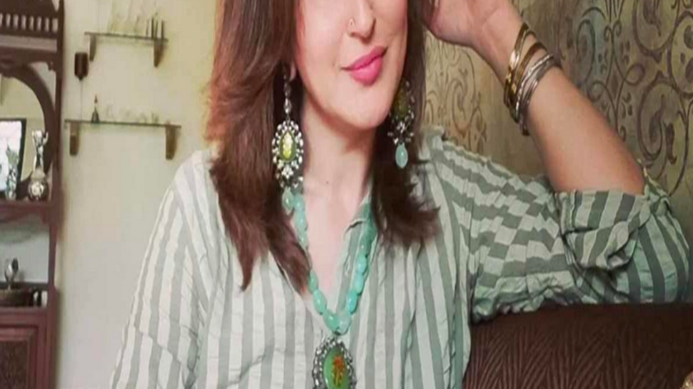 Papa told me about the affair and got married again says Juhi Babbar ...