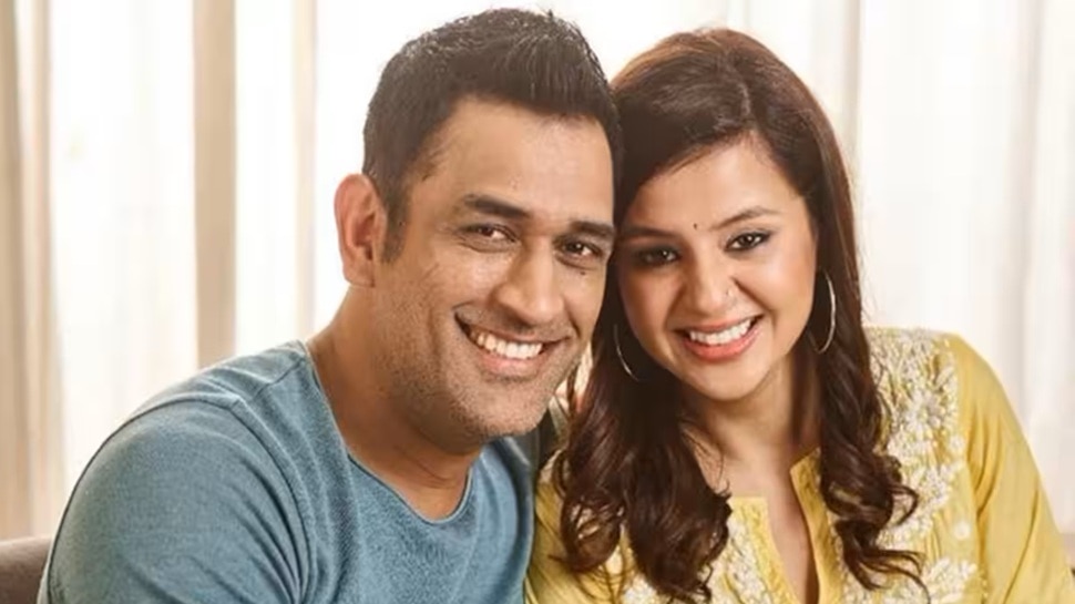 Real photo of cricketer Mahendra Singh Dhoni first love Priyanka Jha| ಅಂದು ಅಪಘಾತದಲ್ಲಿ ದುರಂತ ...