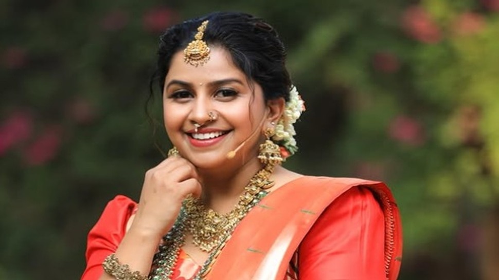 Anchor Anushree Net Worth YouTube Income and Remuneration Full Details ...