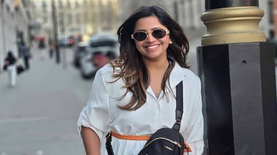 Anchor Anushree Net Worth YouTube Income and Remuneration Full Details ...