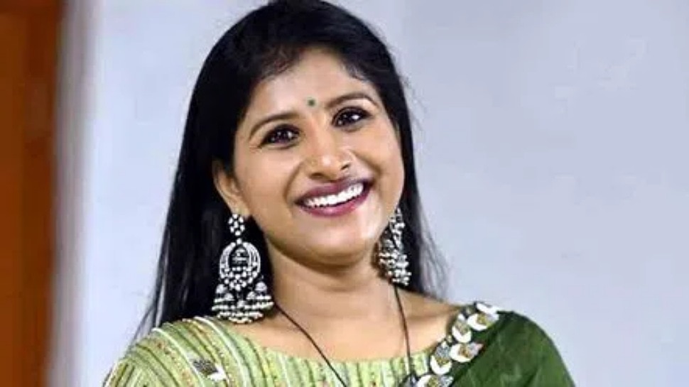Singer Mangli Net Worth and remuneration per song details | ಸಿಂಗರ್ ...