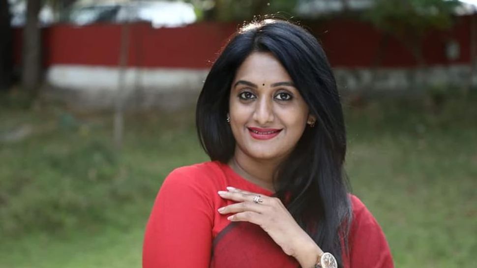 Ashwini Gowda BBK 12 Networth husband family Background | ಆಗರ್ಭ ಶ್ರೀಮಂತೆ.. ಸಣ್ಣ ವಯಸ್ಸಿಗೆ ಮದುವೆ ...