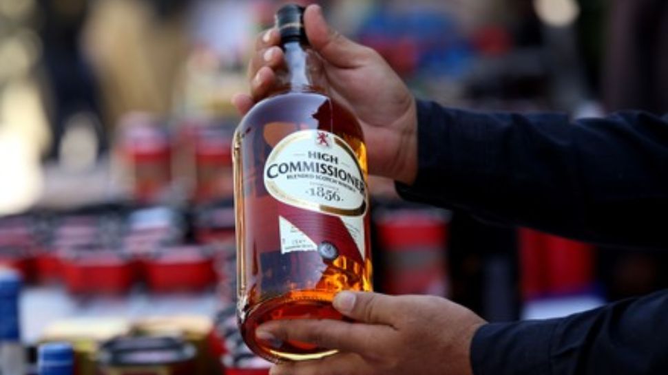 Pakistan alcohol export: ದಶಕಗಳಿಂದ ನಿಷೇಧಿಸಿದ ಮದ್ಯವನ್ನು ಮತ್ತೇ ಮಾರಾಟ ಮಾಡಲು ...