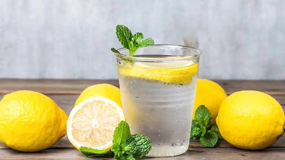 lemon water side effects: ಬೇಸಿಗೆಯಲ್ಲಿ ನಿಂಬೆ ಹಣ್ಣಿನ ಜ್ಯೂಸ್ ಕುಡಿಯುವ ಮುನ್ನ ...
