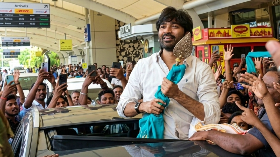 Fans gifted murugan vel to Dhanush in coimbatore Kara movie release ...