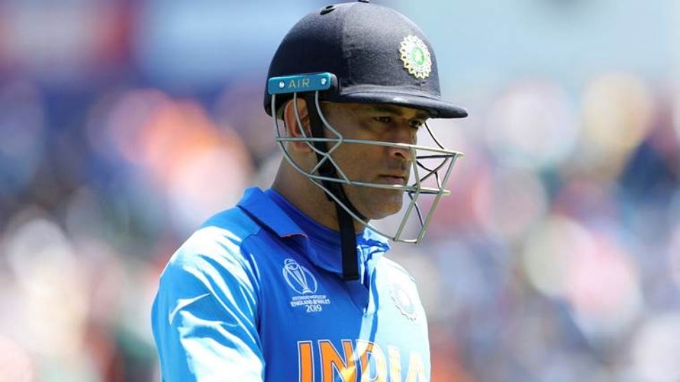 Do you know the cricket helmet price used by Virat Kohli and Rohit ...
