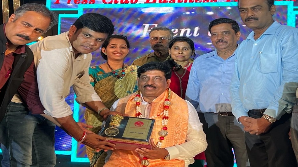 Murugesh Nirani in Business Icon award ceremony | ಬಿಸಿನೆಸ್ ಐಕಾನ್ ...