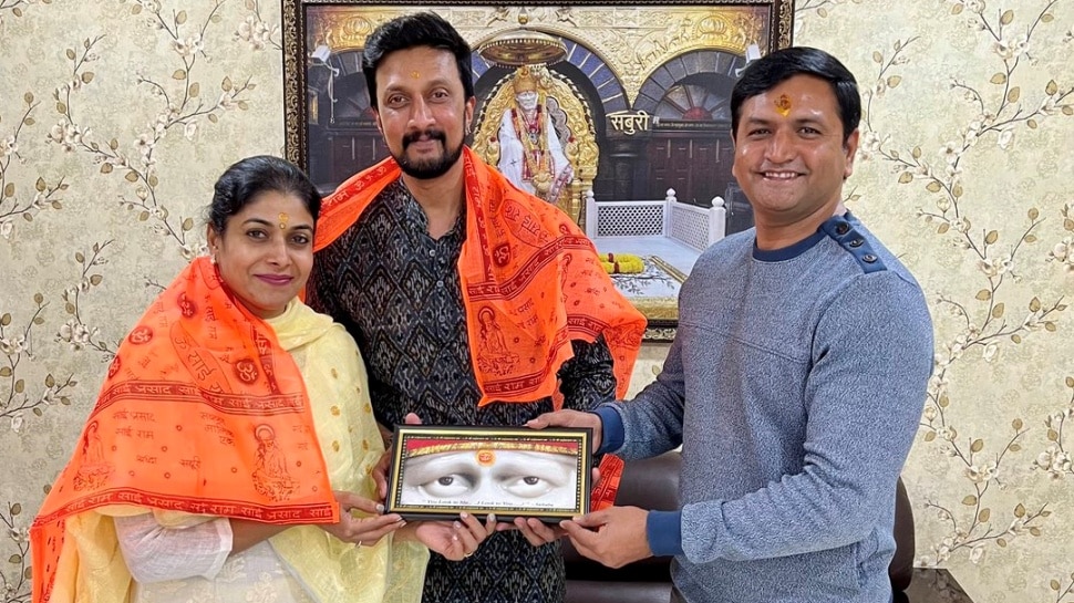 Kiccha Sudeep and wife Priya Sudeep visited Shirdi Sai Baba Temple ...